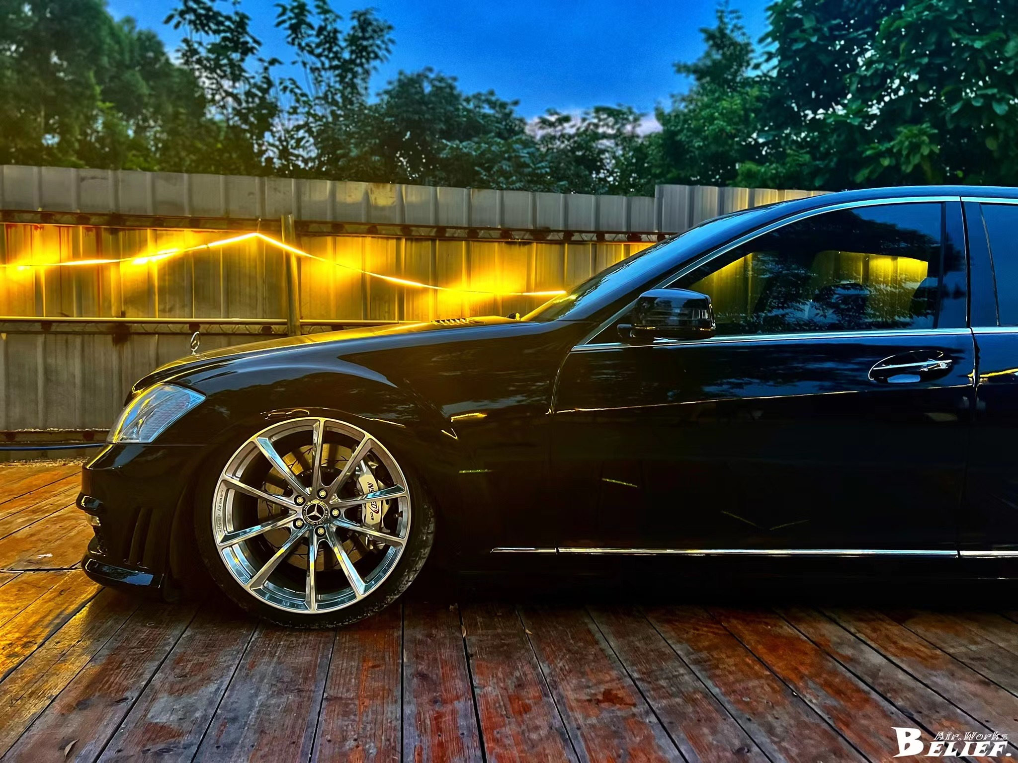 The Mercedes-Benz S-Class W221 Lowered: Elevating Elegance with a Sporty Edge - AIRBFTsuspension